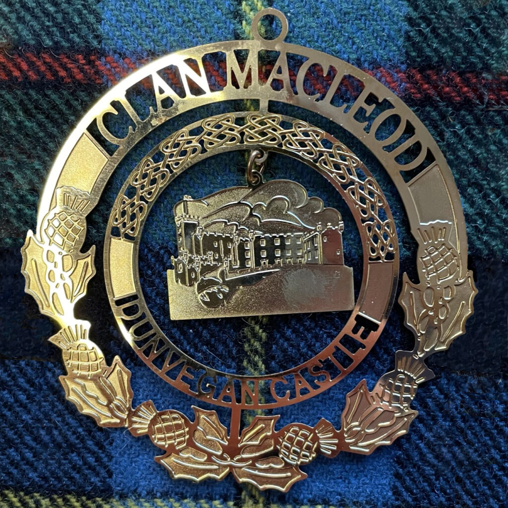Ribbon & Badges - The Associated Clan MacLeod Societies