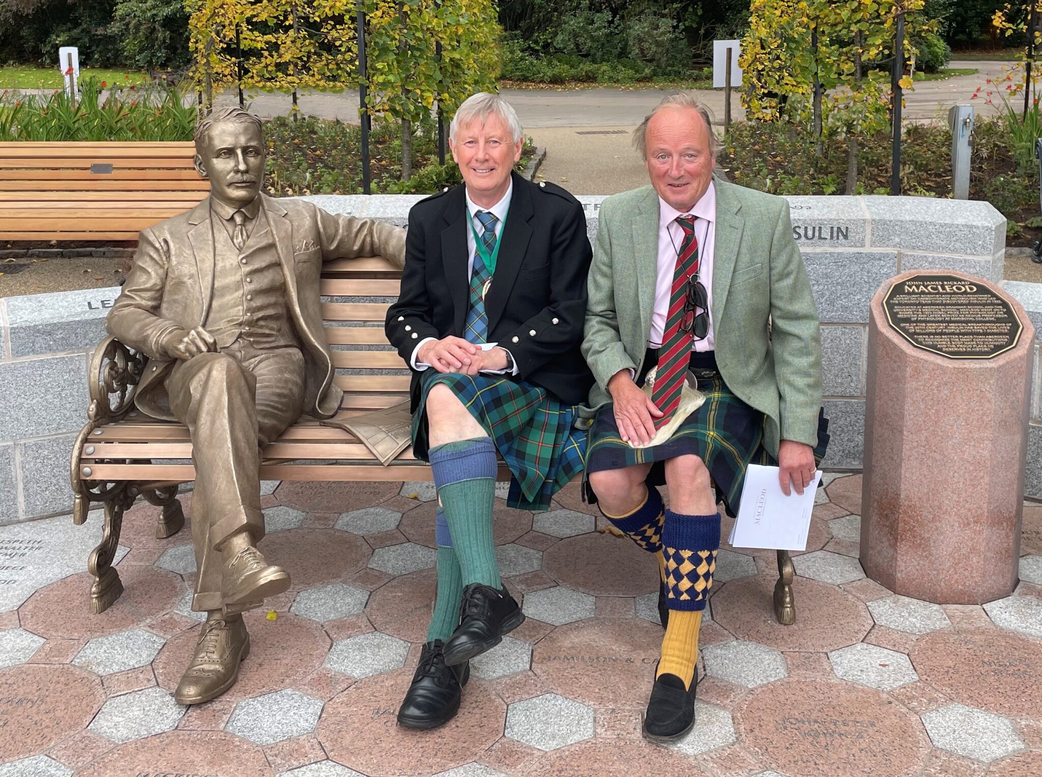 Statue to Nobel prize winning insulin pioneer, JJR Macleod, unveiled in ...